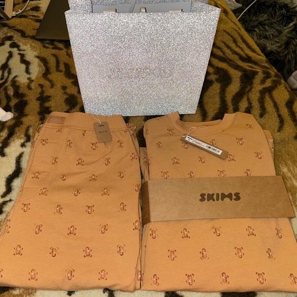 SKIMS | Intimates & Sleepwear | Skims Holiday Long Sleeve Loose Pant ...